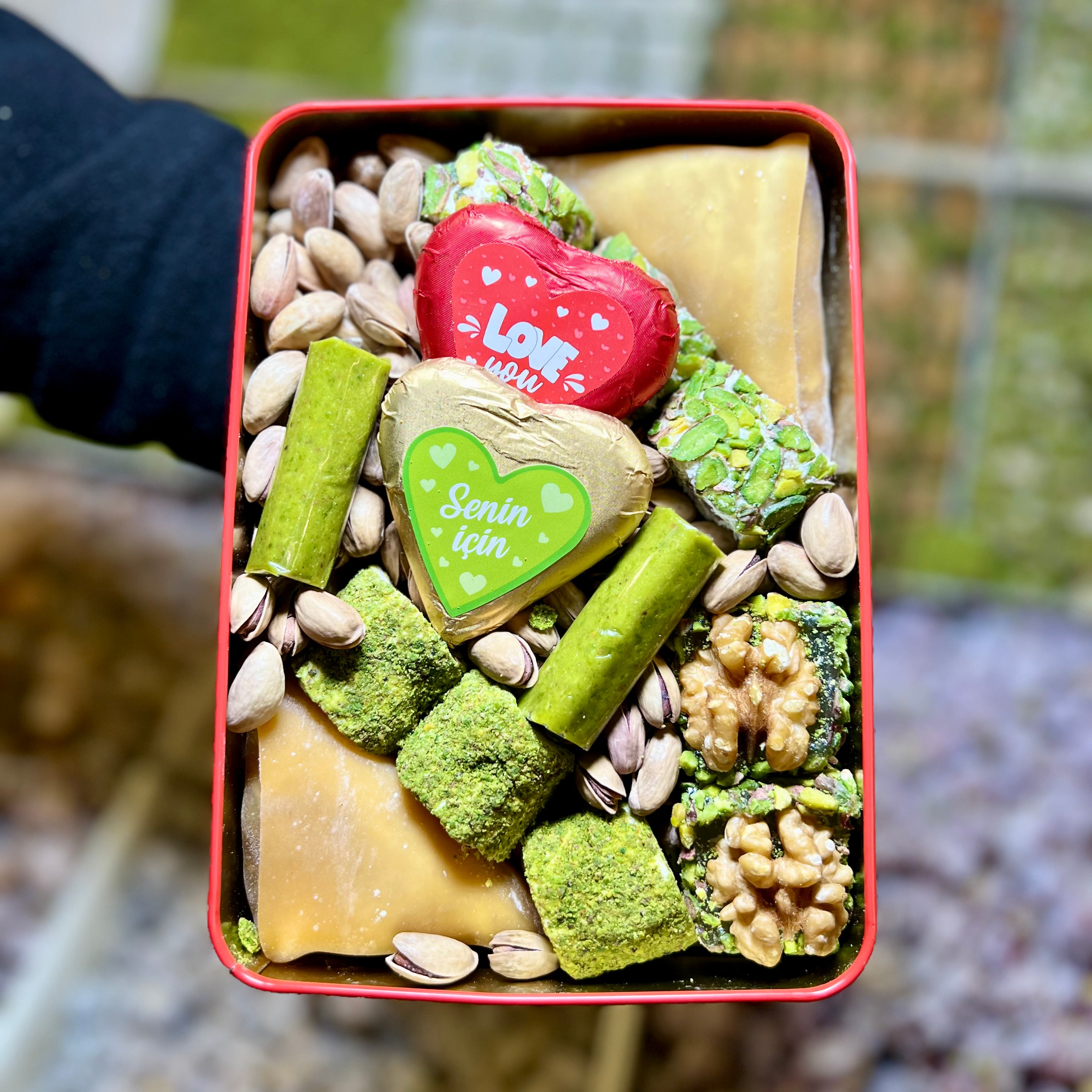 Seni Seviyorum Kutusu – Pendirhan